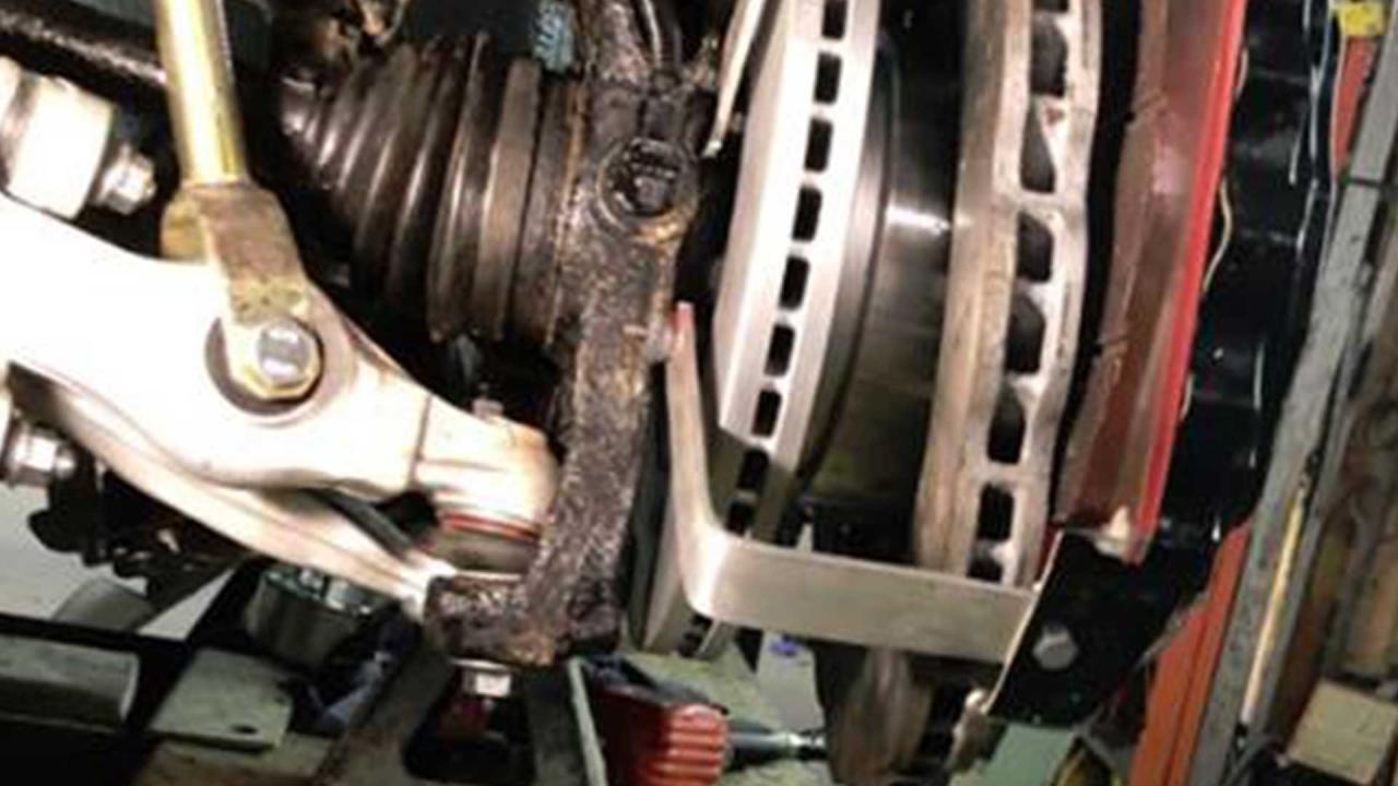 Kerel bouwt oude Audi A4 om tot geloofwaardige Audi R8