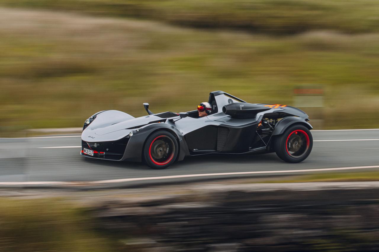 BAC Mono R of BMW M 1000 RR: Welke moet je hebben?