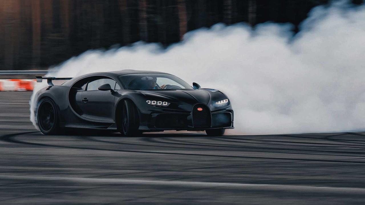 Kijk hoe een Bugatti Chiron Pur Sport drift - TopGear