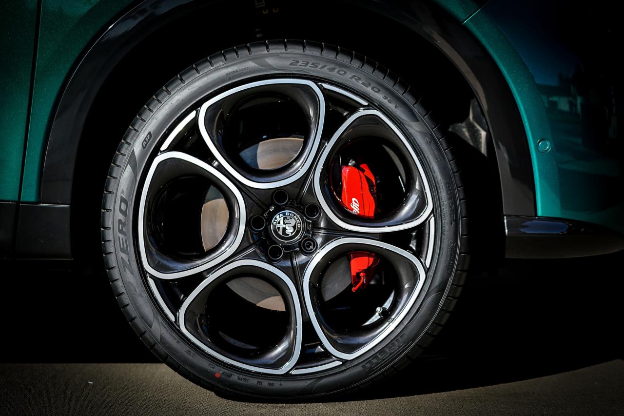 Alfa Romeo Tonale PHEV review (2023) - TopGear