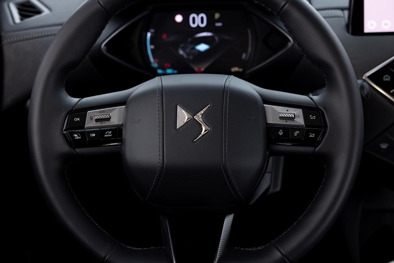 DS 3 E-Tense review (2023) - TopGear