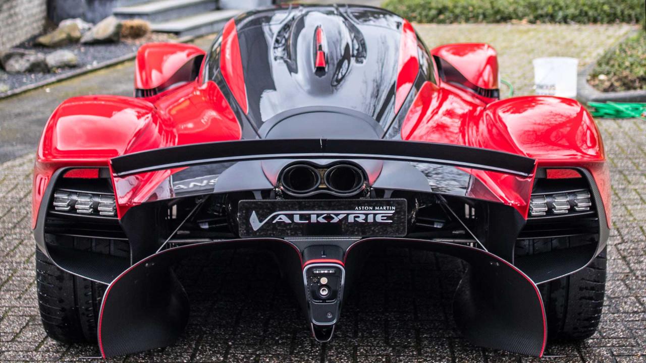 Deze Nederlandse Aston Martin Valkyrie heeft een Ferrari-kleur