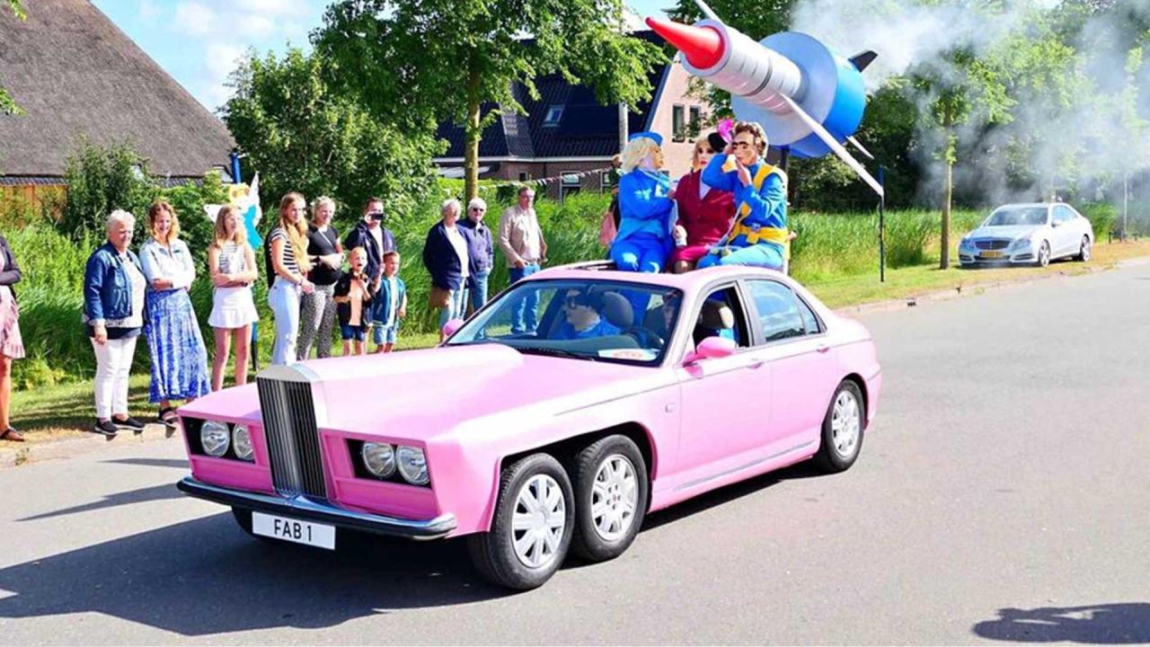 Deze FAB 1 (uit Thunderbirds) kan voor een prikkie van jou zijn