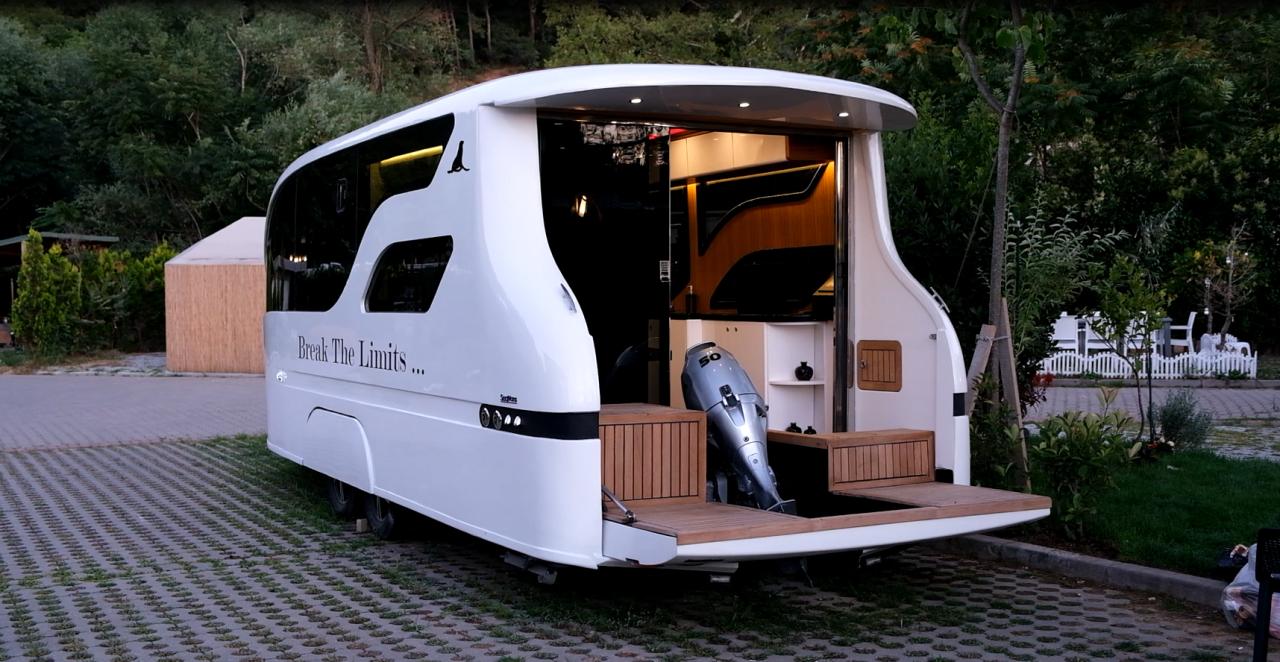 Met deze amfibische caravan kun je camperen én varen - TopGear