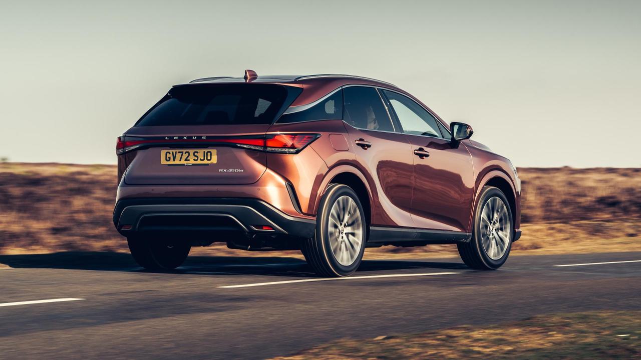 Lexus RX 450h+ review (2023) - TopGear
