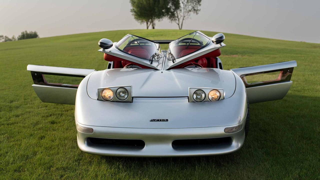 Italdesign Aztec Barchetta is een auto met twee sturen - TopGear