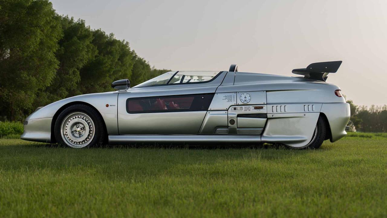 Italdesign Aztec Barchetta is een auto met twee sturen - TopGear