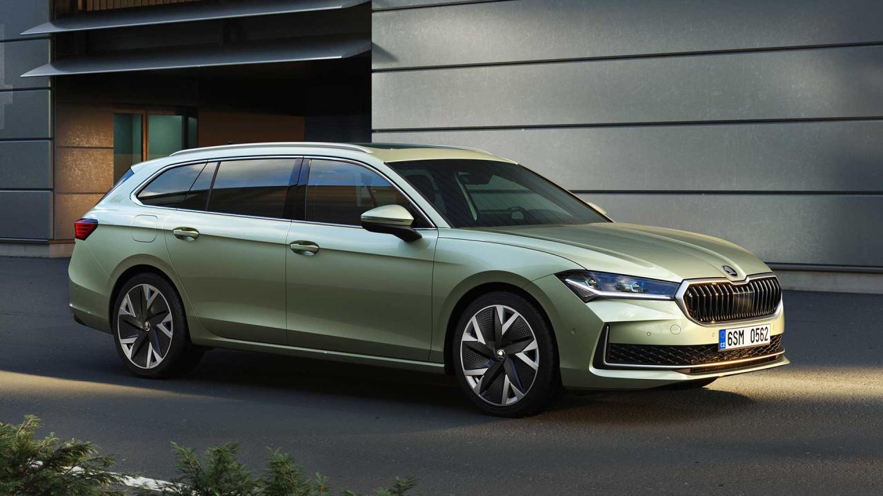 Fabelhafte Skoda Superb Combi 2023 Bilder