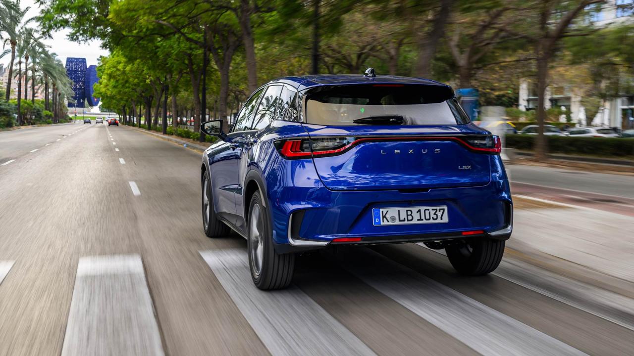 Lexus LBX: hoe rijdt de nieuwe kleine Lexus? - TopGear Nederland