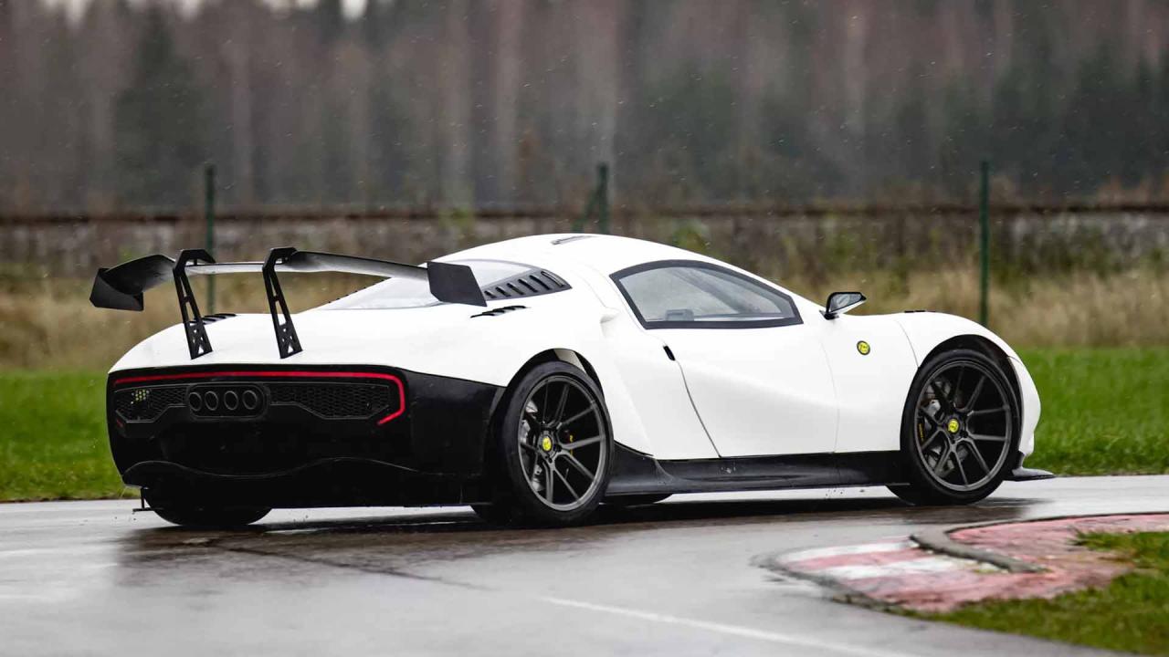 Deze RR01 van Rhino Racing kost maar 35.000 euro - TopGear