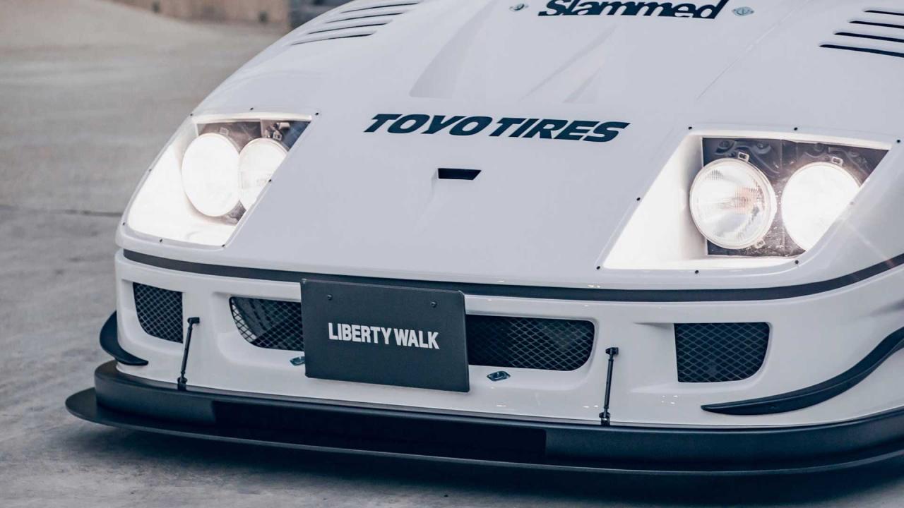 Deze neppe 'Ferrari F40' is eigenlijk een Autozam AZ-1