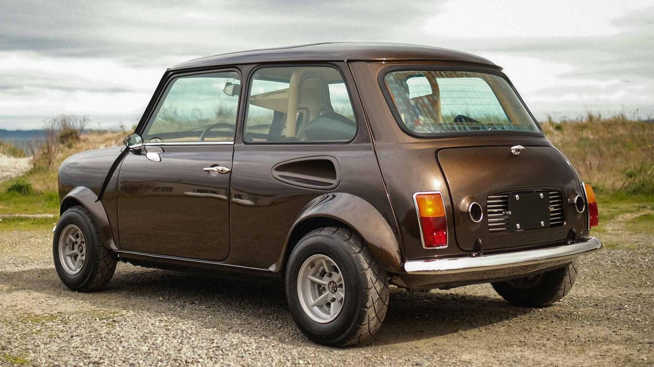 Klassieke Mini Type 10 krijgt een 230 pk sterke Honda K20-motor - TopGear