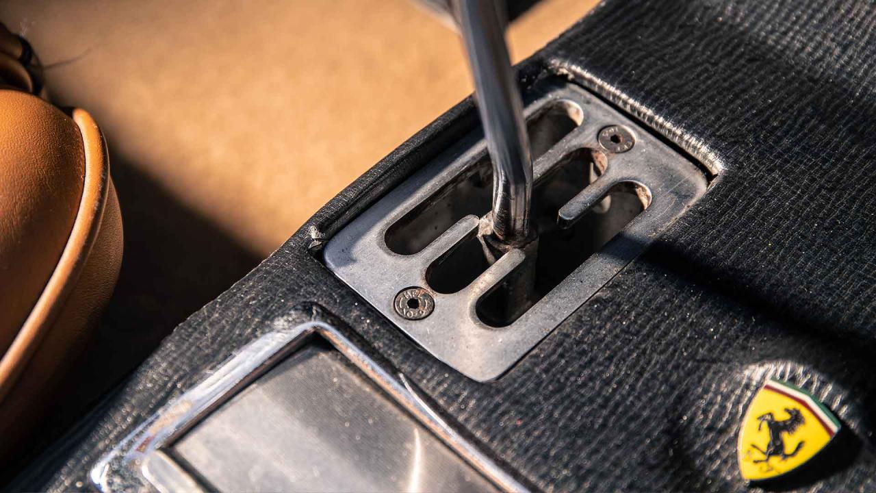 Hoe rijdt een Ferrari Dino restomod met modernere V8? - TopGear