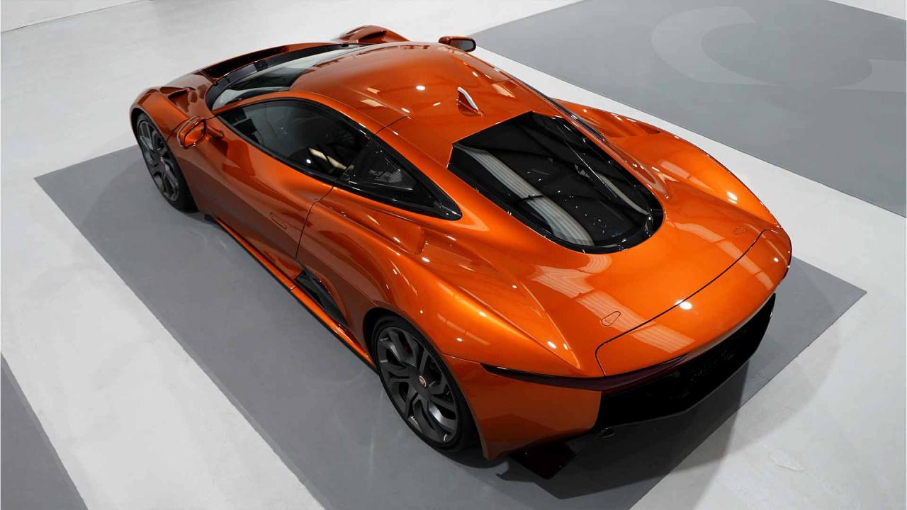 Ian Callum bouwt Bond-stuntauto om tot straatlegale Jaguar C-X75 - TopGear
