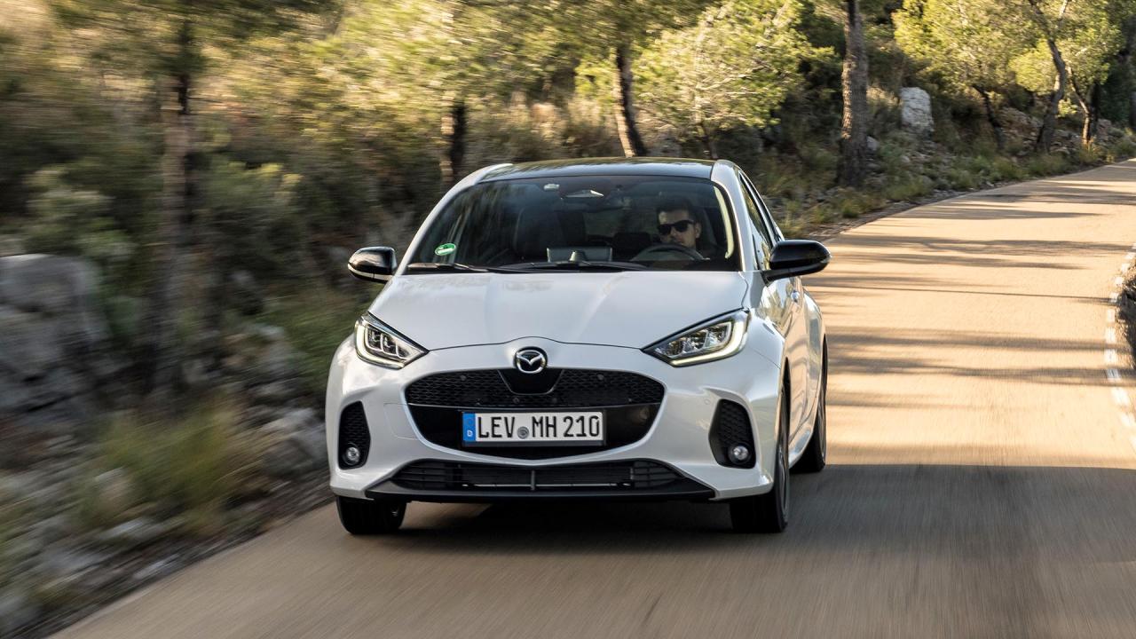 Mazda 2 Hybrid (2024) review: Meer dan een Yaris-kloon? - TopGear