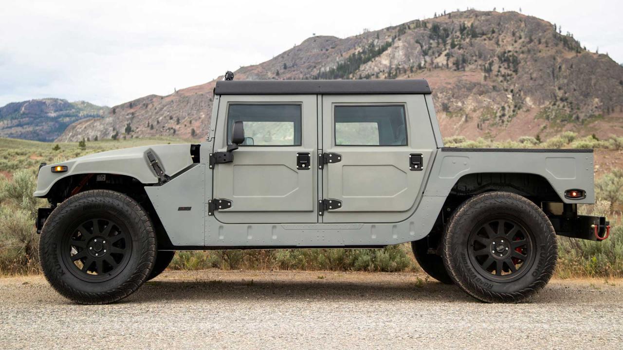 Deze elektrische Cyber Hummer is sneller dan een McLaren Senna - TopGear