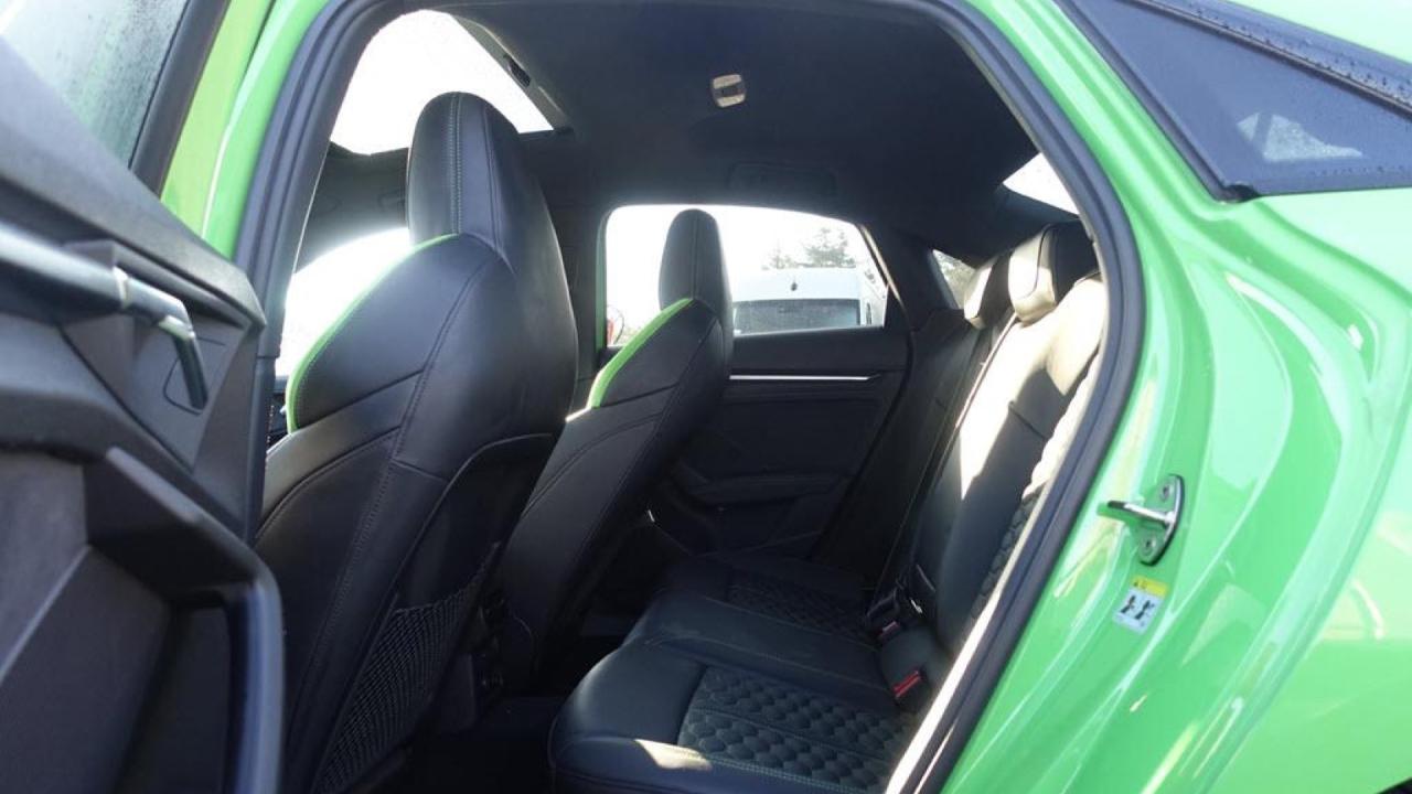 Groene Audi RS 3 limousine bij Domeinen