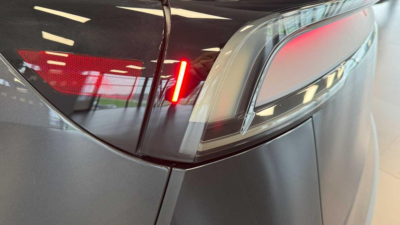 Het achterlicht van de nieuwe Tesla Model Y is een innovatie