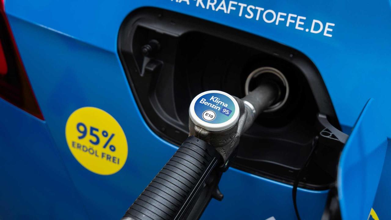 Kun je KlimaBenzin95 tanken in Duitsland? En wat is het?