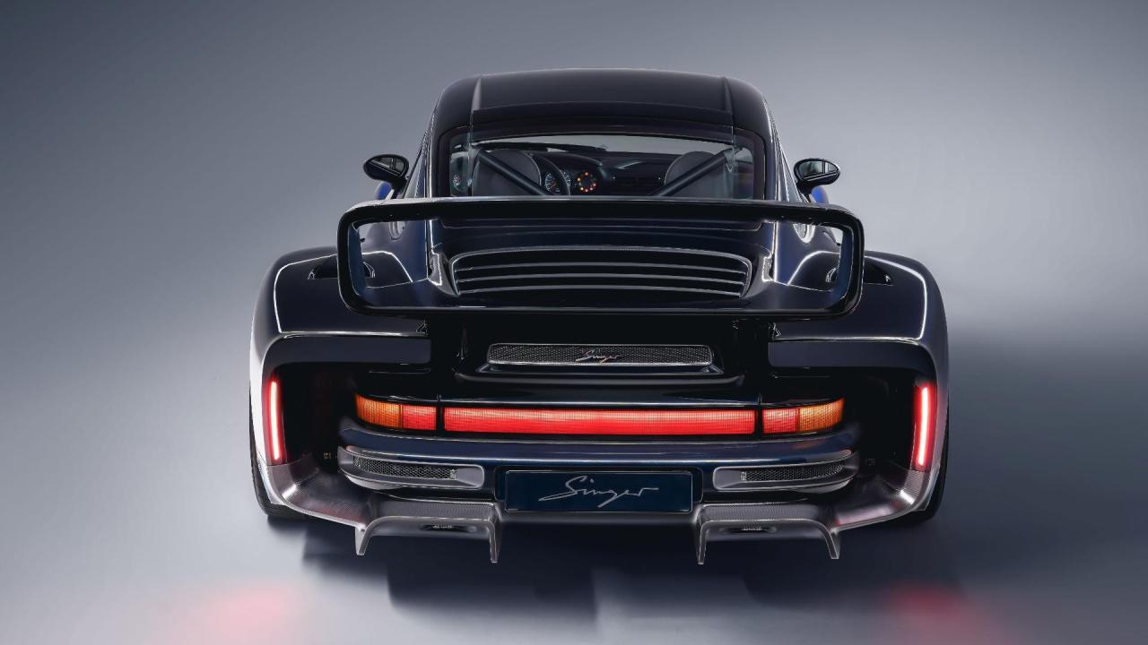 De Singer DLS Turbo is ondanks 700 pk nog deels luchtgekoeld
