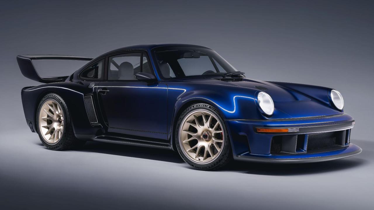 De Singer DLS Turbo is ondanks 700 pk nog deels luchtgekoeld