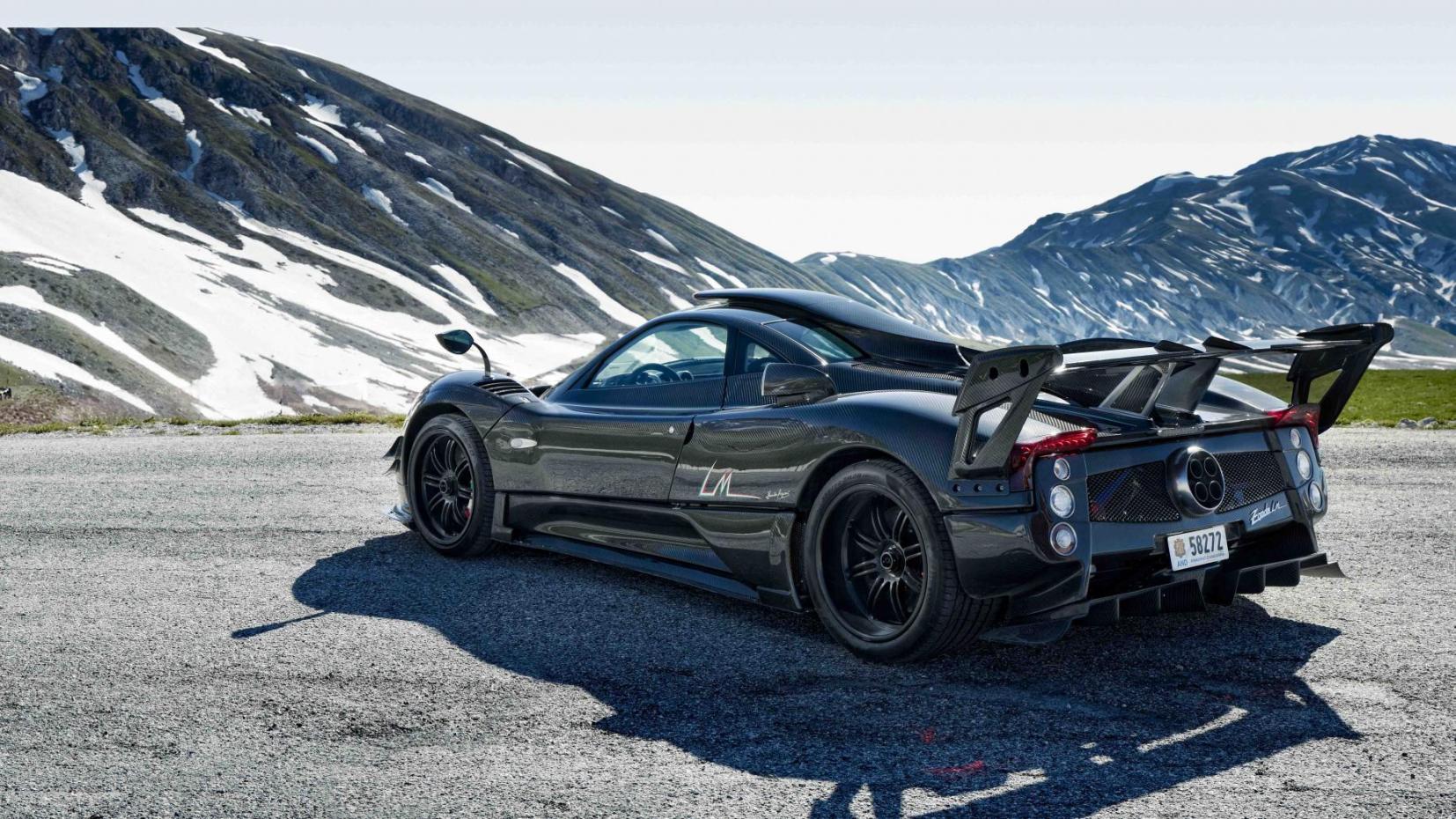 Dit zijn 10 wel heel erg dikke zwarte auto's, speciaal voor Black Friday