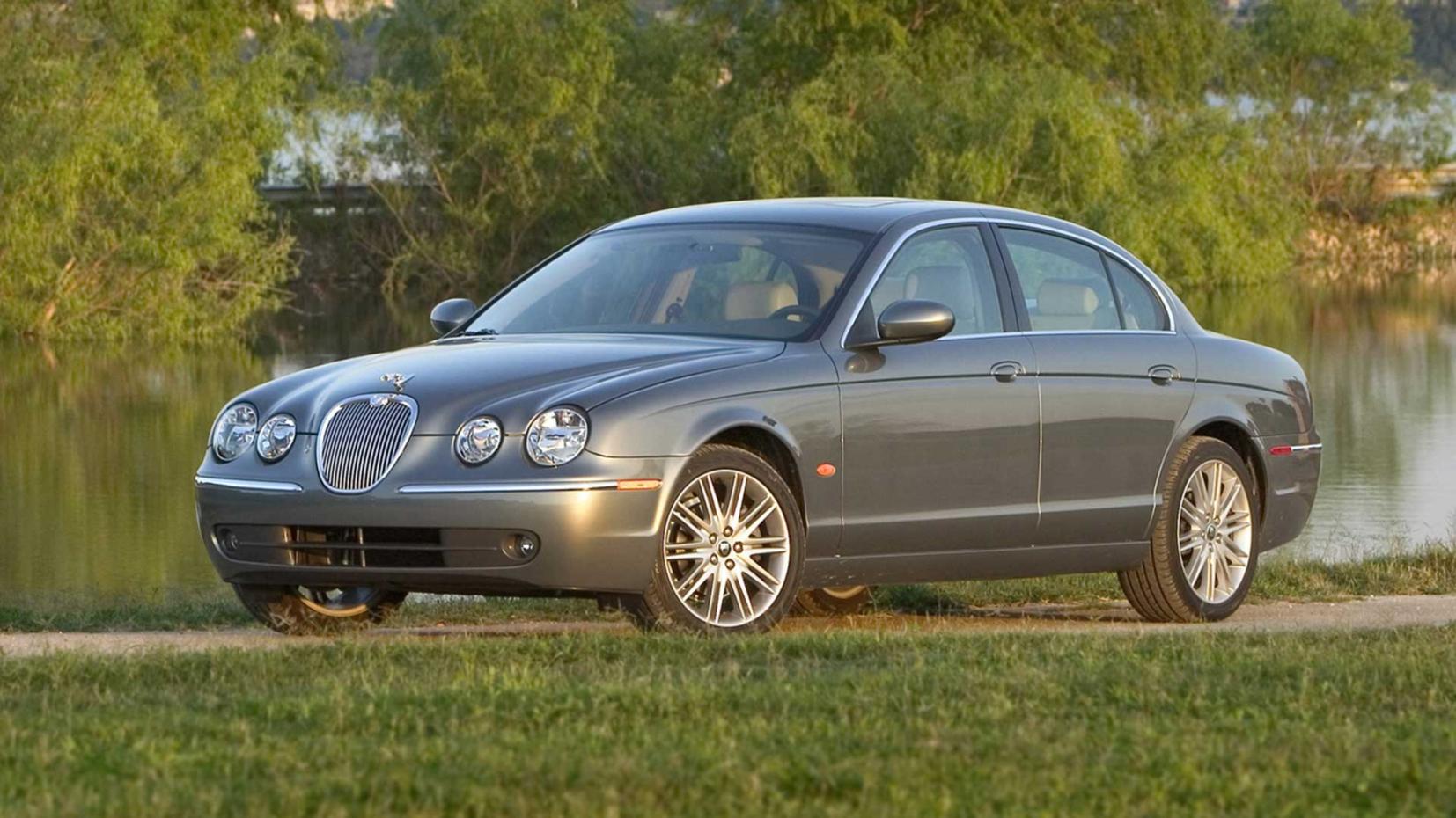 Deze toffe auto's met een V8 koop je voor minder dan 5.000 euro