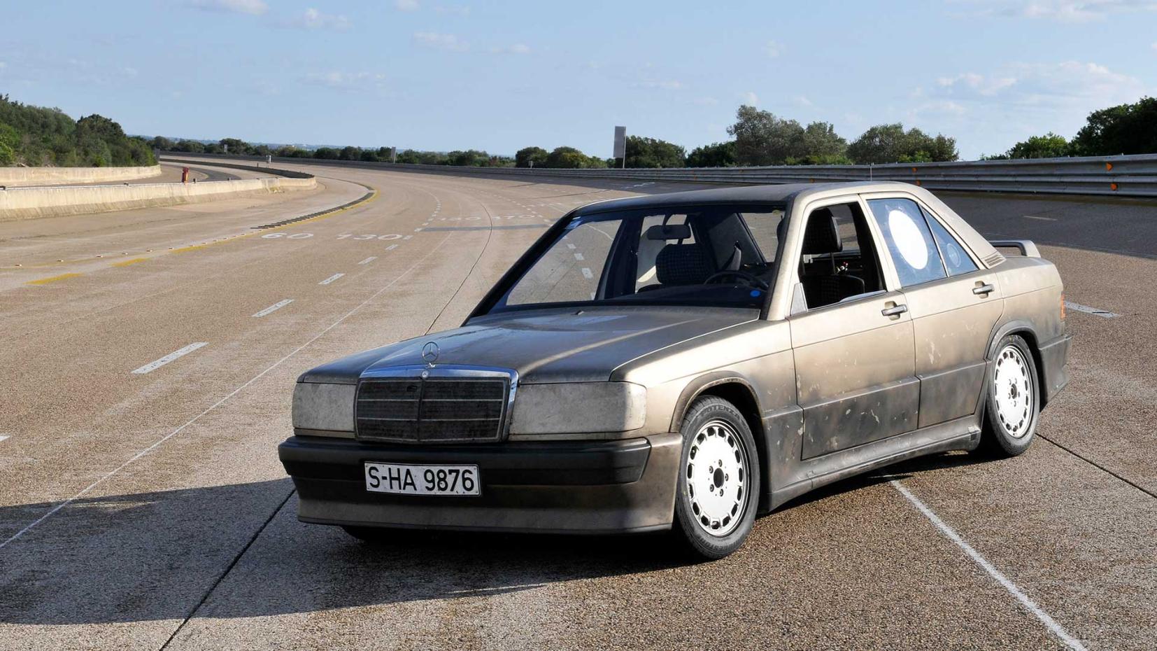 Zo ziet een auto eruit die 50.000 kilometer non-stop reed (9 dagen lang)