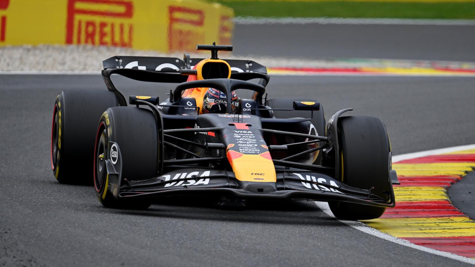 Max Verstappen blijft bij Red Bull in 2026: Russel kan ademhalen - TopGear