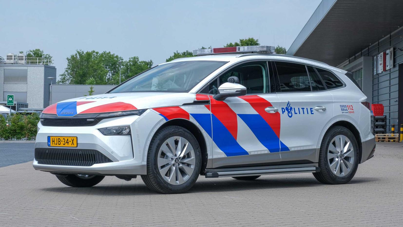De elektrische politieauto voor Nederland is hier: Skoda Enyaq