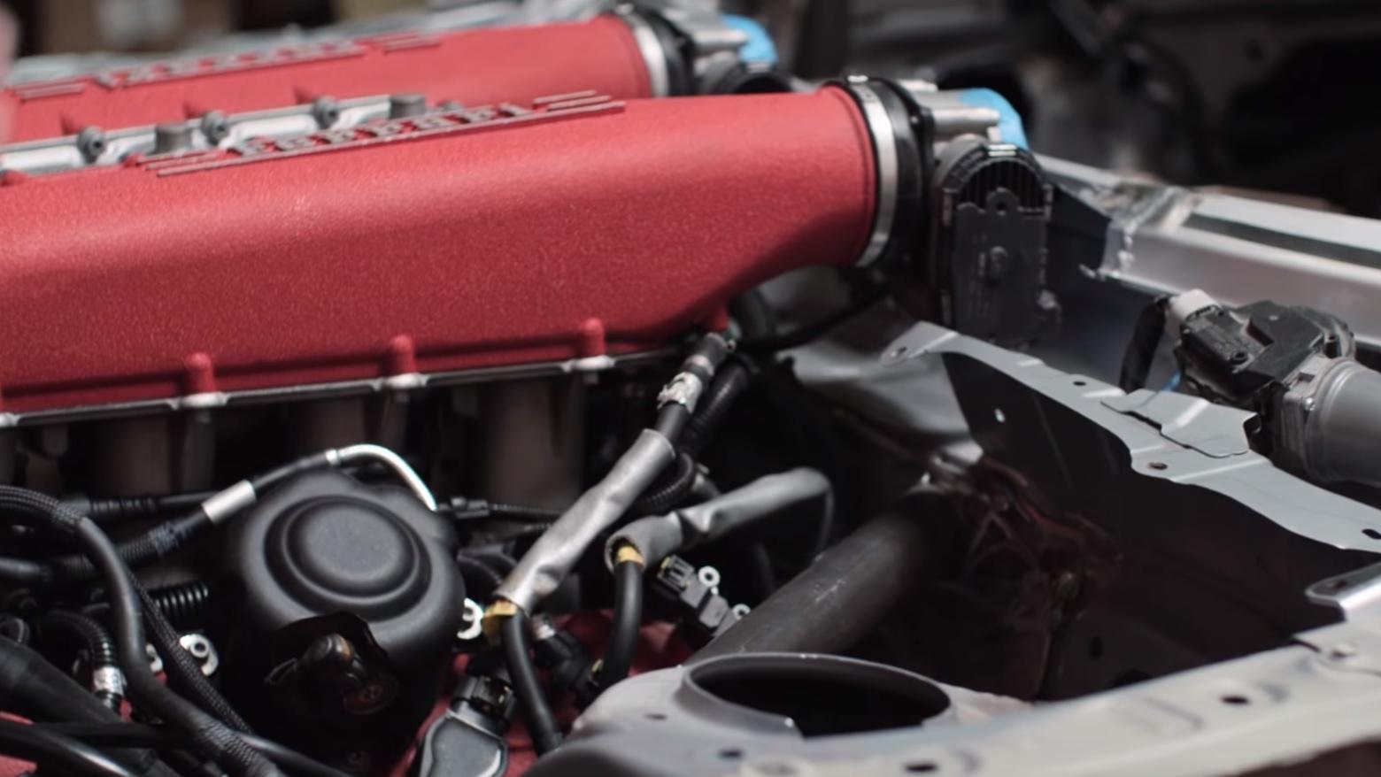 Ferrari GT86? Pro-drifter legt een Ferrari V8 in zijn Toyota GT86