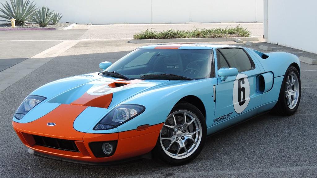 Ford GT met Gulf-kleuren staat nu te koop en hij is zo goed als nieuw