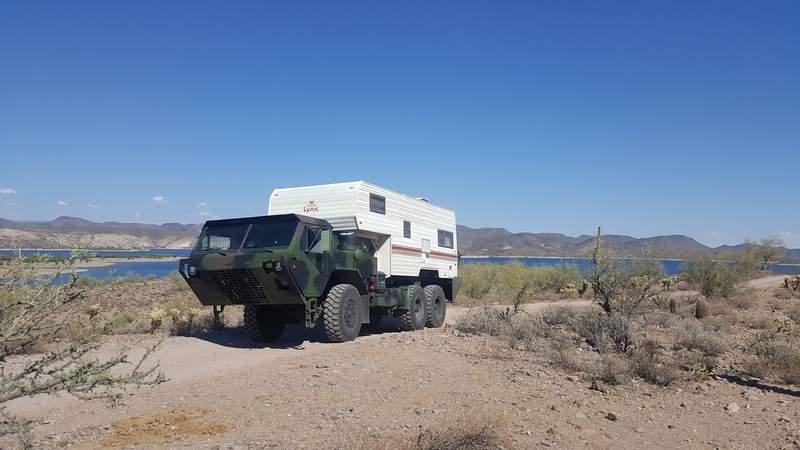 Legertruck als camper is ultiem recyclen - TopGear