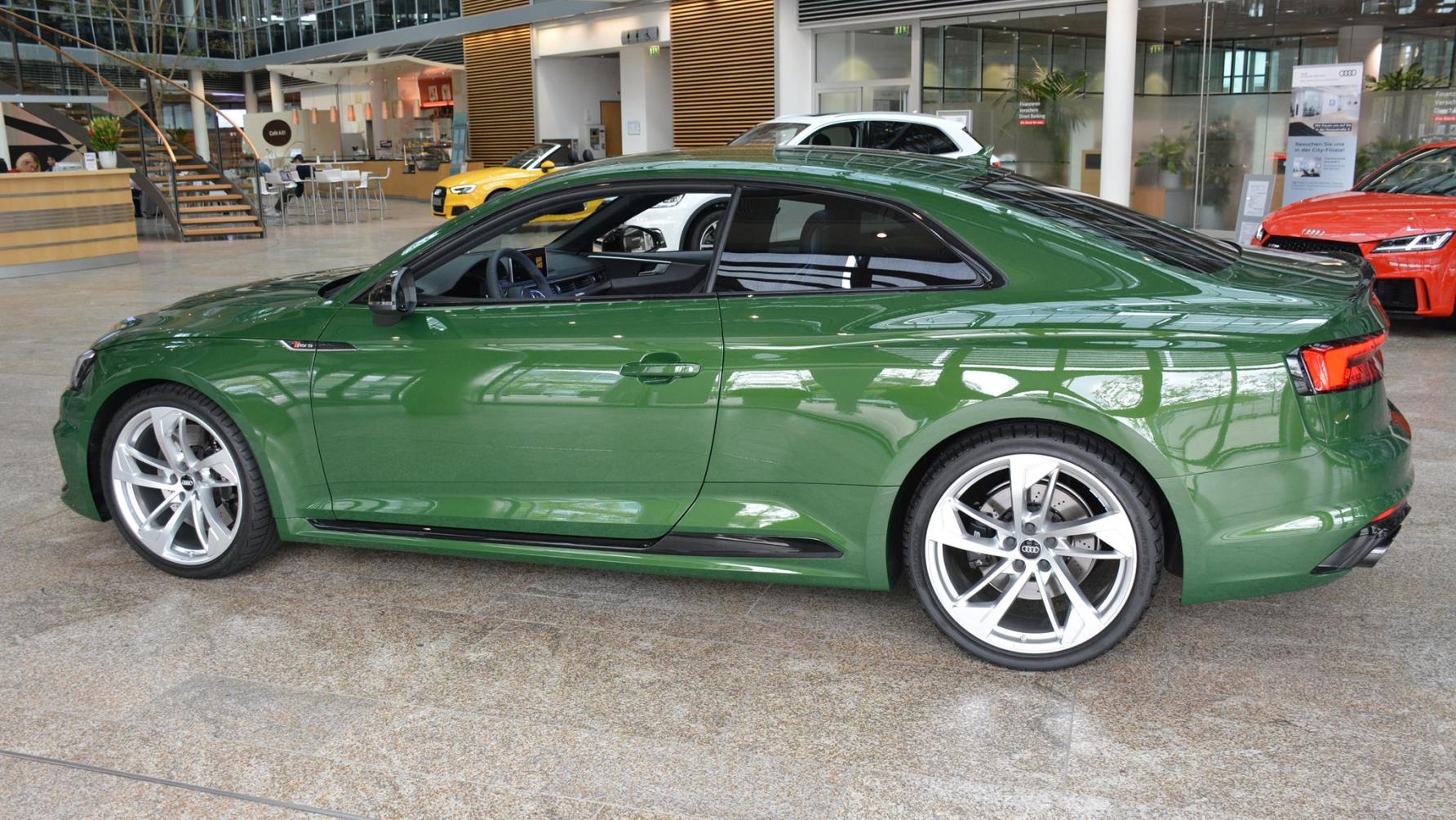 Audi RS 5 in het Sonomagroen Metallic - TopGear Nederland
