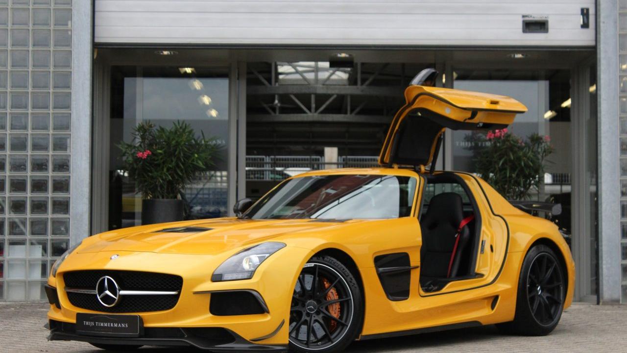 AMG-trio in de kleur Solarbeam Yellow te koop - TopGear