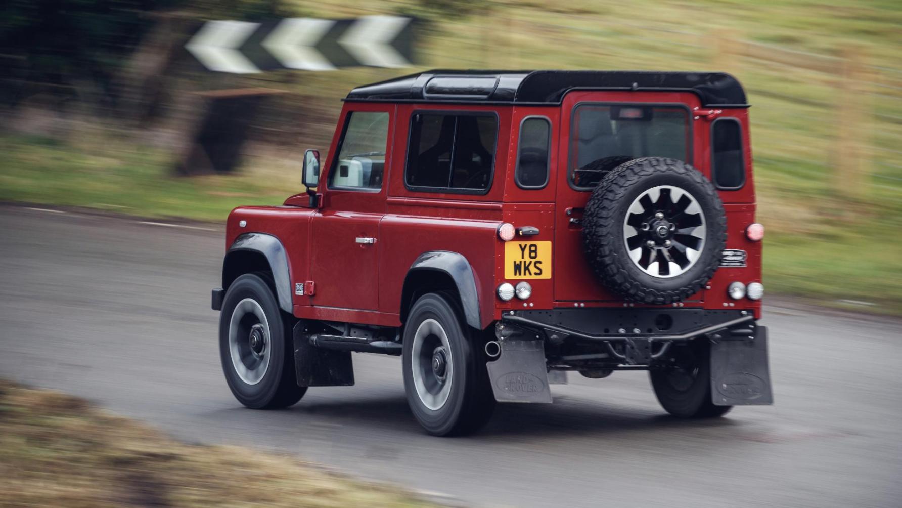 Land Rover Defender Works V8 met 405 pk - TopGear