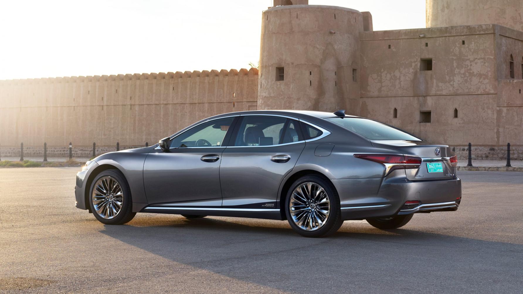 Lexus LS 500h AWD President Line (2018) - test & specificaties - TopGear