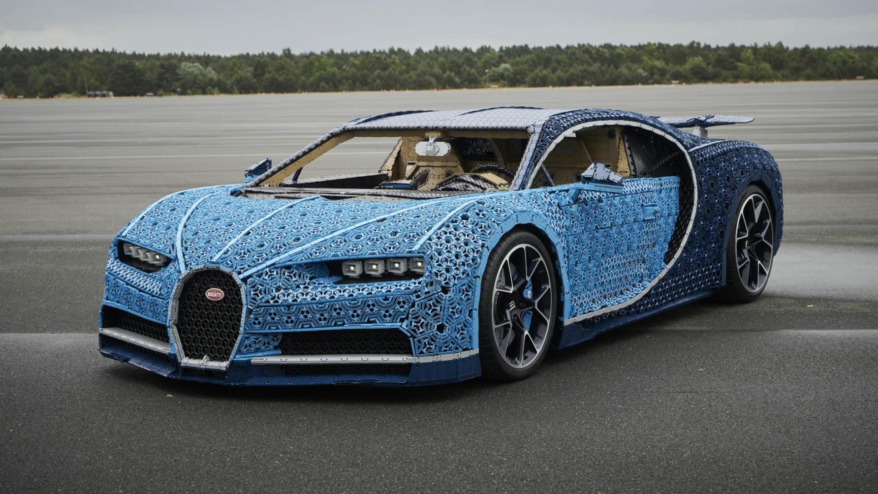 Levensgrote Lego Bugatti Chiron rijdt echt - TopGear