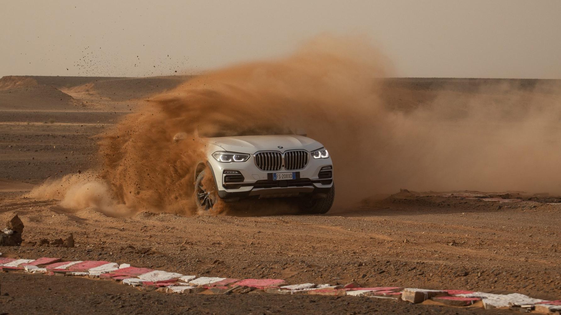 BMW bouwt Monza na in de Sahara - TopGear Nederland