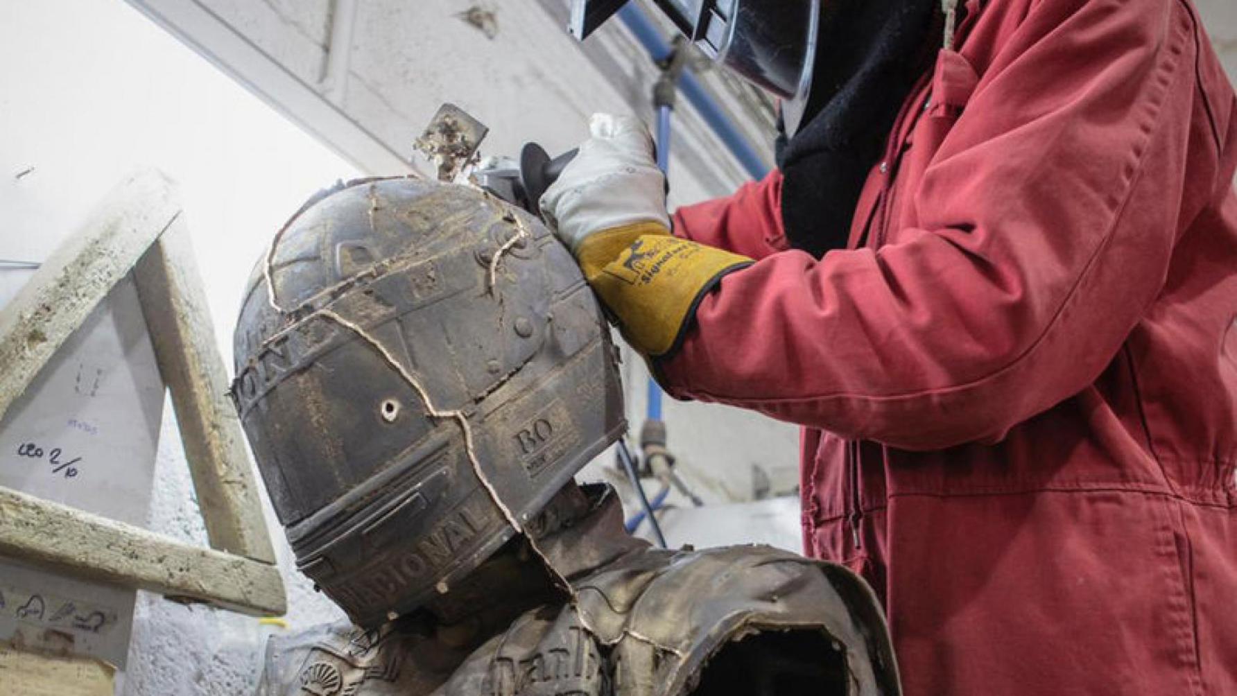 Een van deze standbeelden van Ayrton Senna kan van jou zijn - TopGear