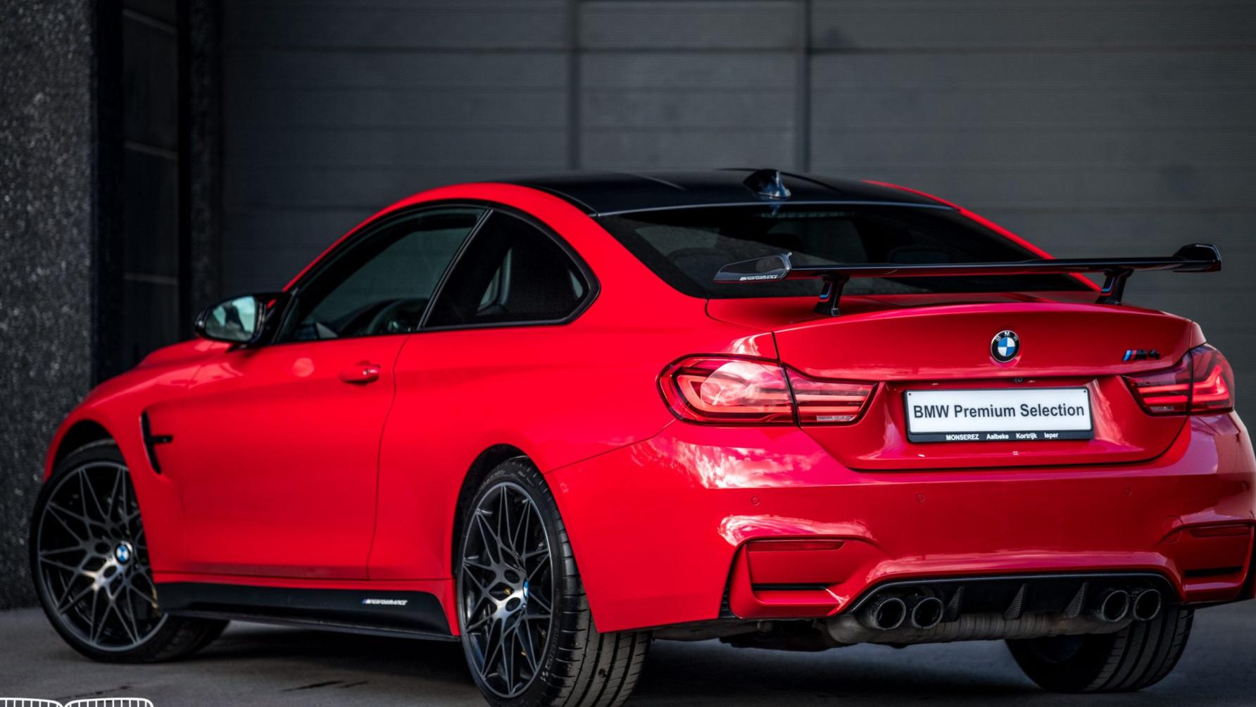 Koop een BMW M4 in de kleur Ferrari Rood - TopGear Nederland