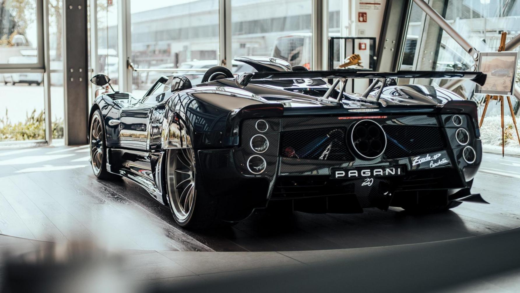 Een kijkje in het Pagani-museum in Modena - TopGear