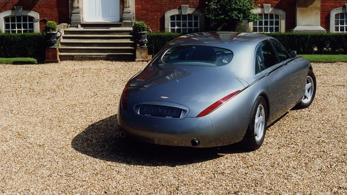 De Aston Martin Lagonda Vignale was een omgebouwde New York-taxi