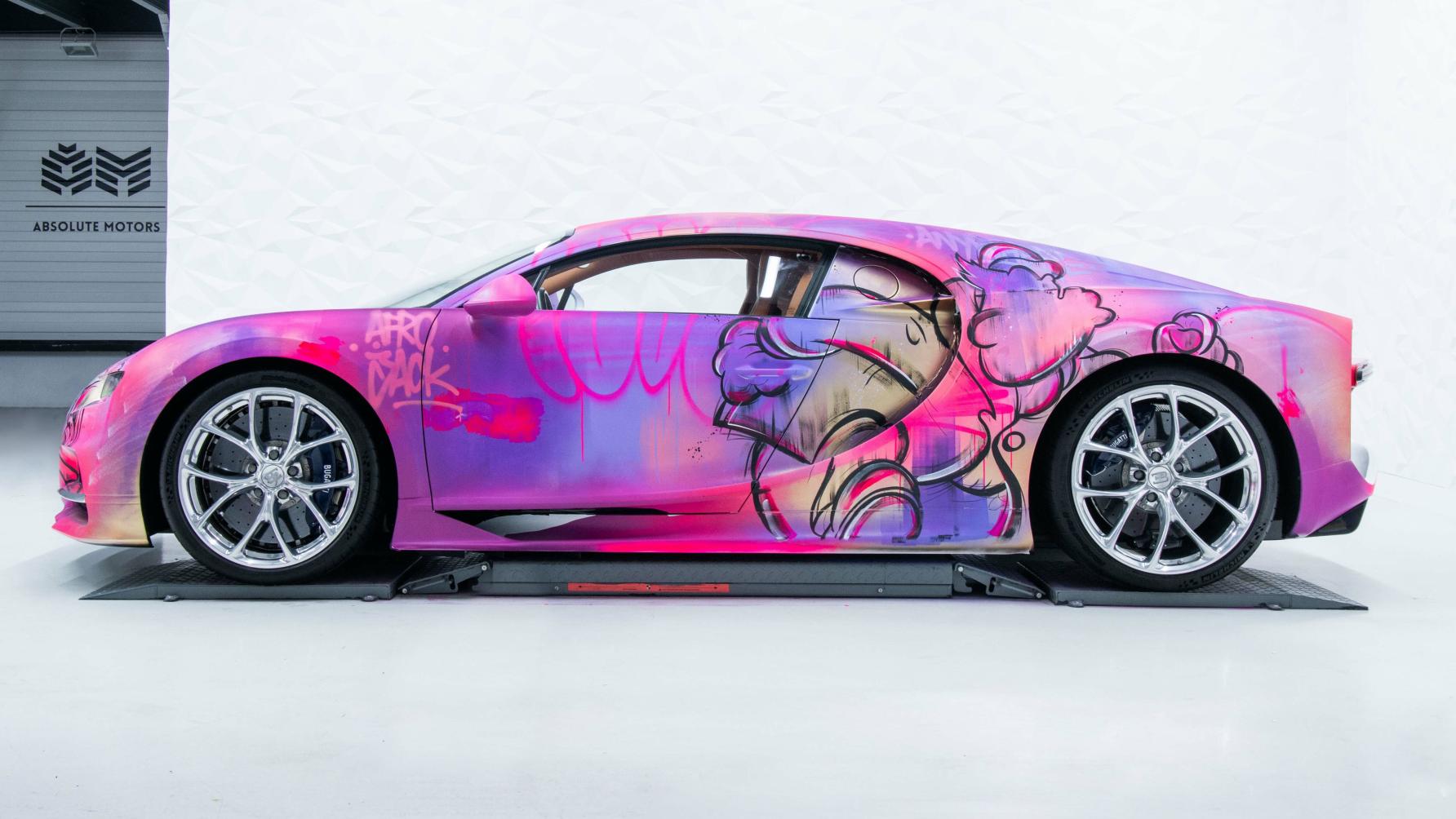 Afrojack laat Bugatti Chiron met graffiti bekladden voor clip