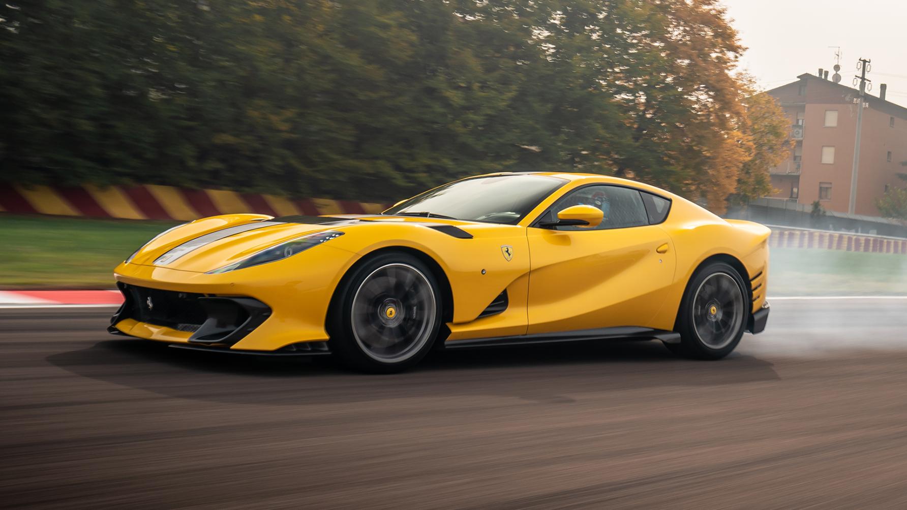 Ferrari 812 Competizone (2021) - Review en specificaties