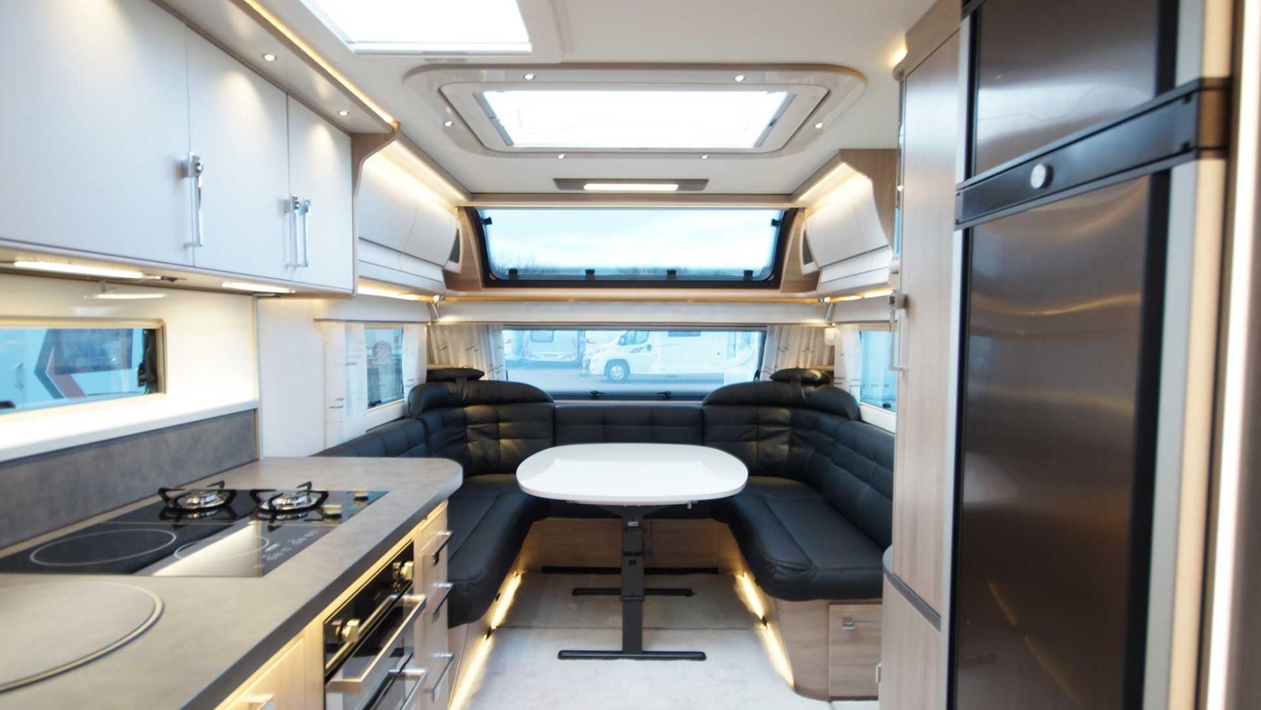 Dit is de duurste caravan van Nederland (van ruim 11 meter lang)