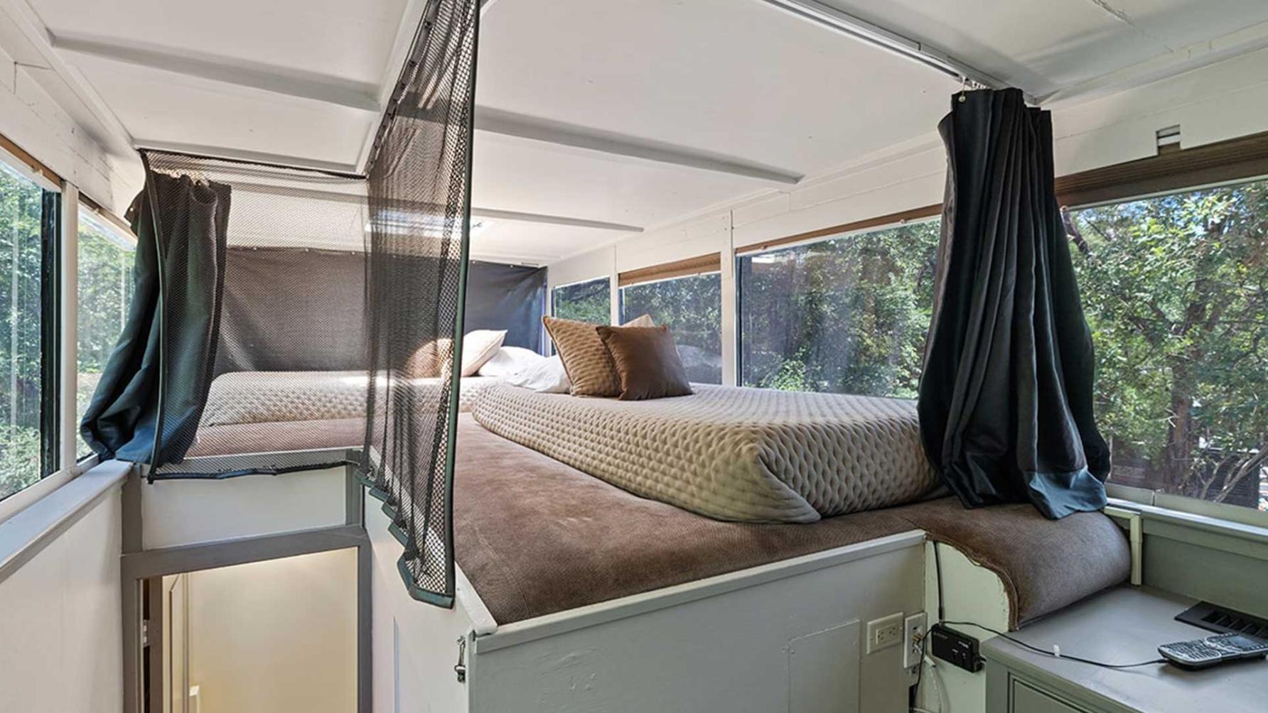 Dit kost het om de 'grootste caravan ter wereld' te huren voor een nachtje