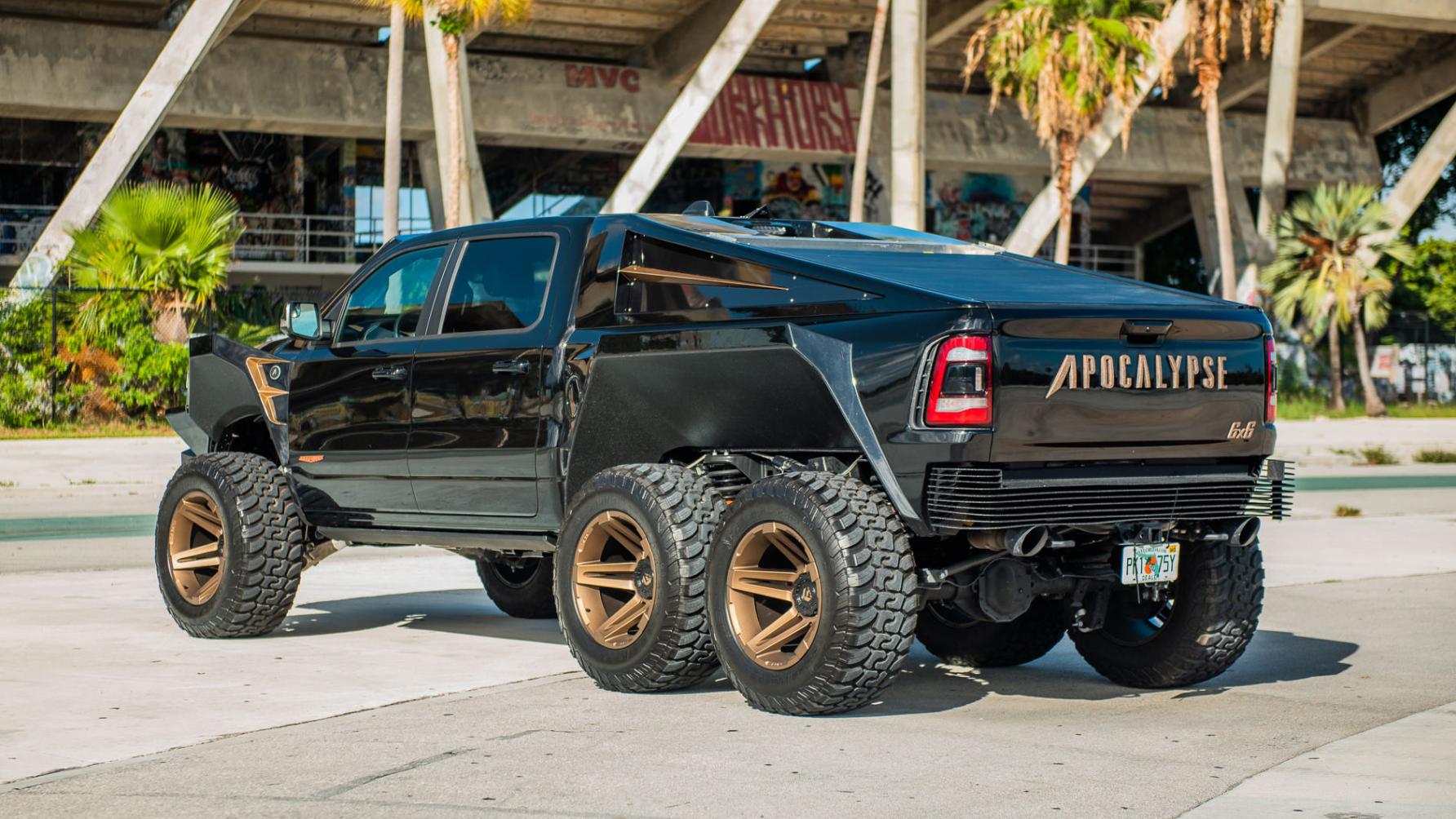 Deze Apocalypse Juggernaut 6x6 van bijna 7 meter is direct leverbaar