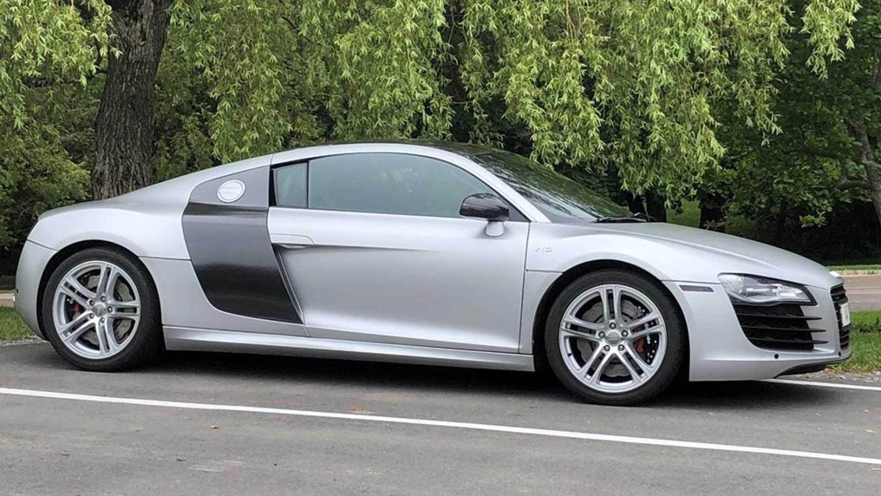 Kerel bouwt oude Audi A4 om tot geloofwaardige Audi R8