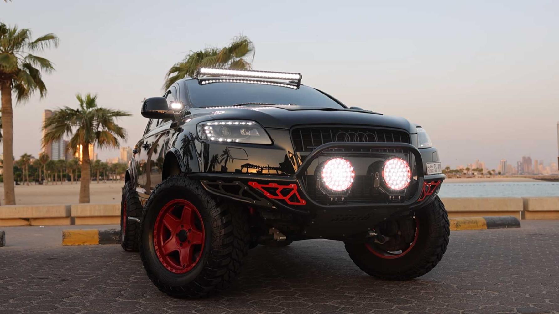 Audi Q7 Overland is gemaakt als speelgoed voor in de woestijn